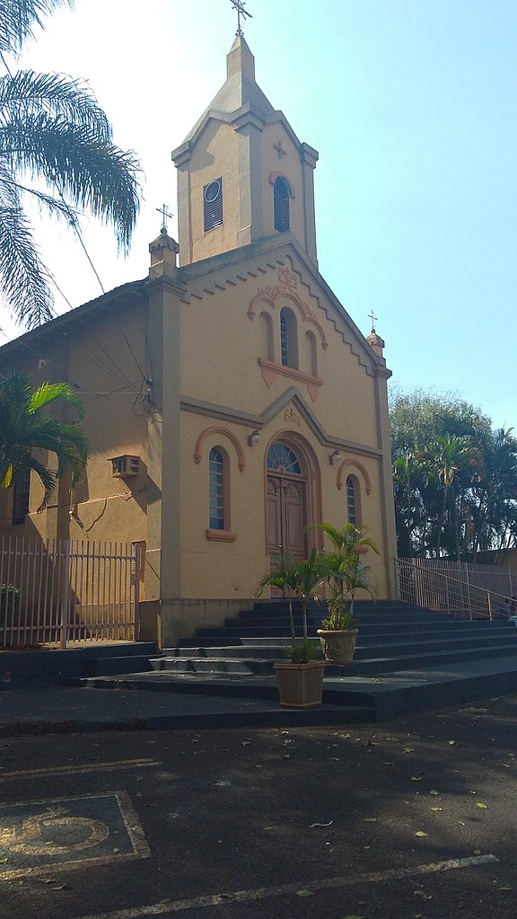 576px-Igreja_Senhor_Bom_Jesus_-_Bonfim_Paulista_-_Ribeirao_Preto_-_SP ...